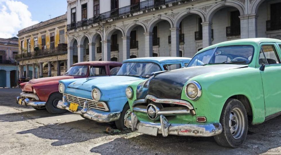 Todo el color de los 'almendrones' cubanos