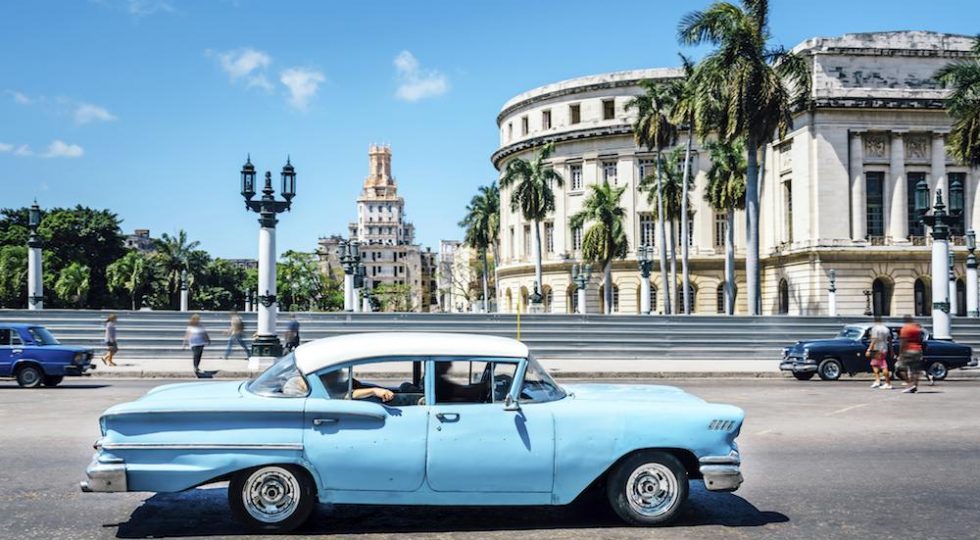 Todo el color de los 'almendrones' cubanos