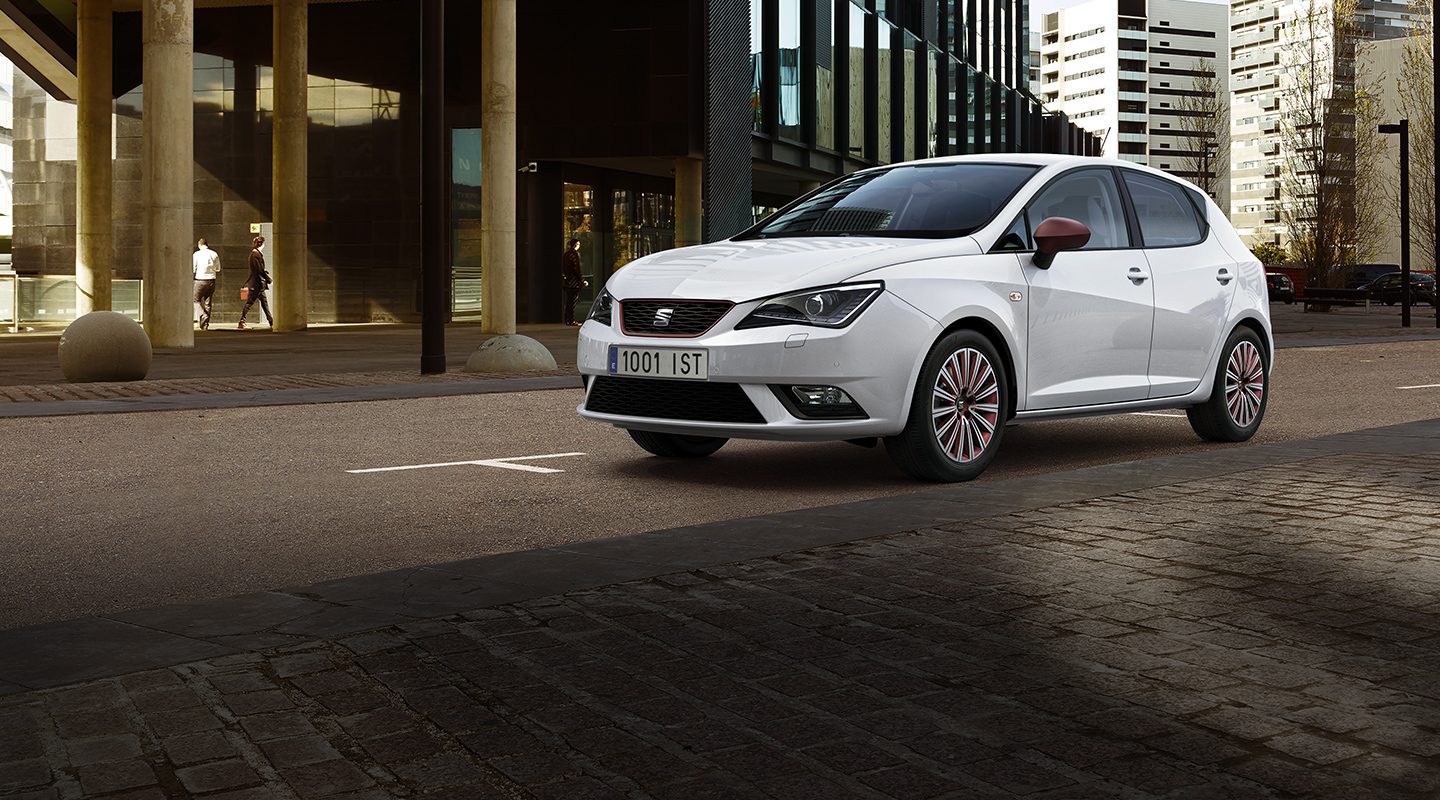 El color blanco vuelve a reinar sobre la carrocería de los coches