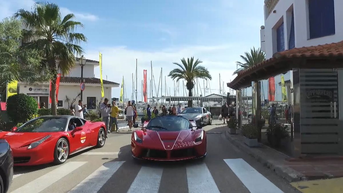 Así rueda un Ferrari de 963 CV por las calles de Barcelona y Madrid