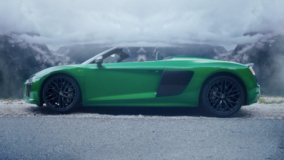 El Audi R8 V10 Spyder Plus devora carreteras de montaña