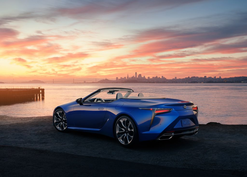 El Lexus LC Convertible transforma el elegante cupé en un descapotable