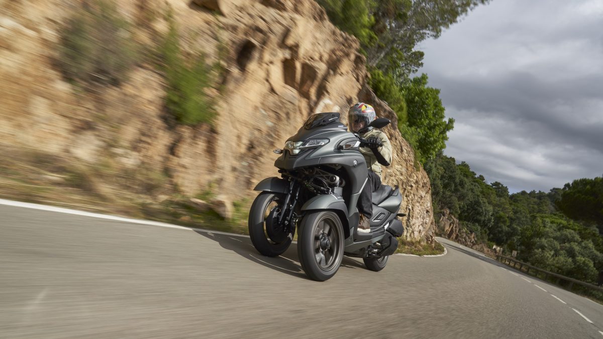 Motos de tres ruedas: ventajas y desventajas de los escúteres más raros ...