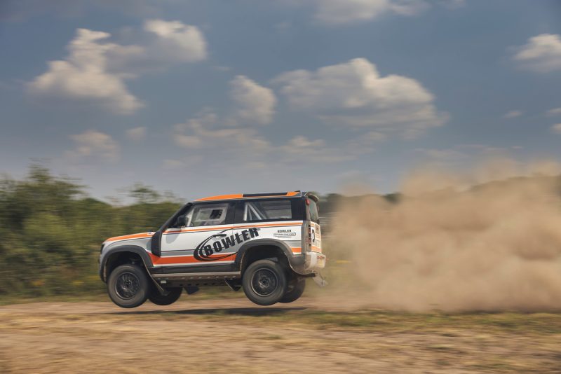 El Land Rover Defender se convierte en un coche de rallies | Actualidad ...