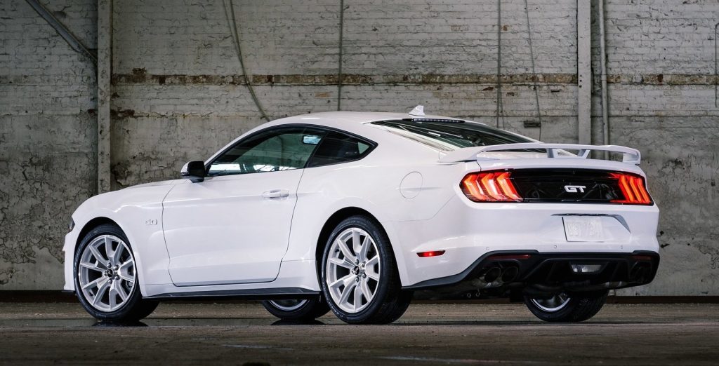 Los Ford Mustang y Mustang Mach-E se visten de punta en blanco ...