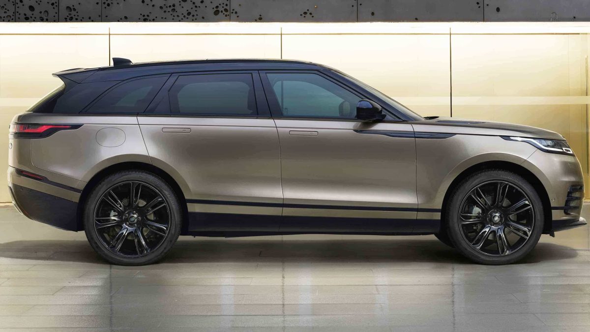 El Range Rover Velar estrena Alexa y una pulsera que funciona como llave