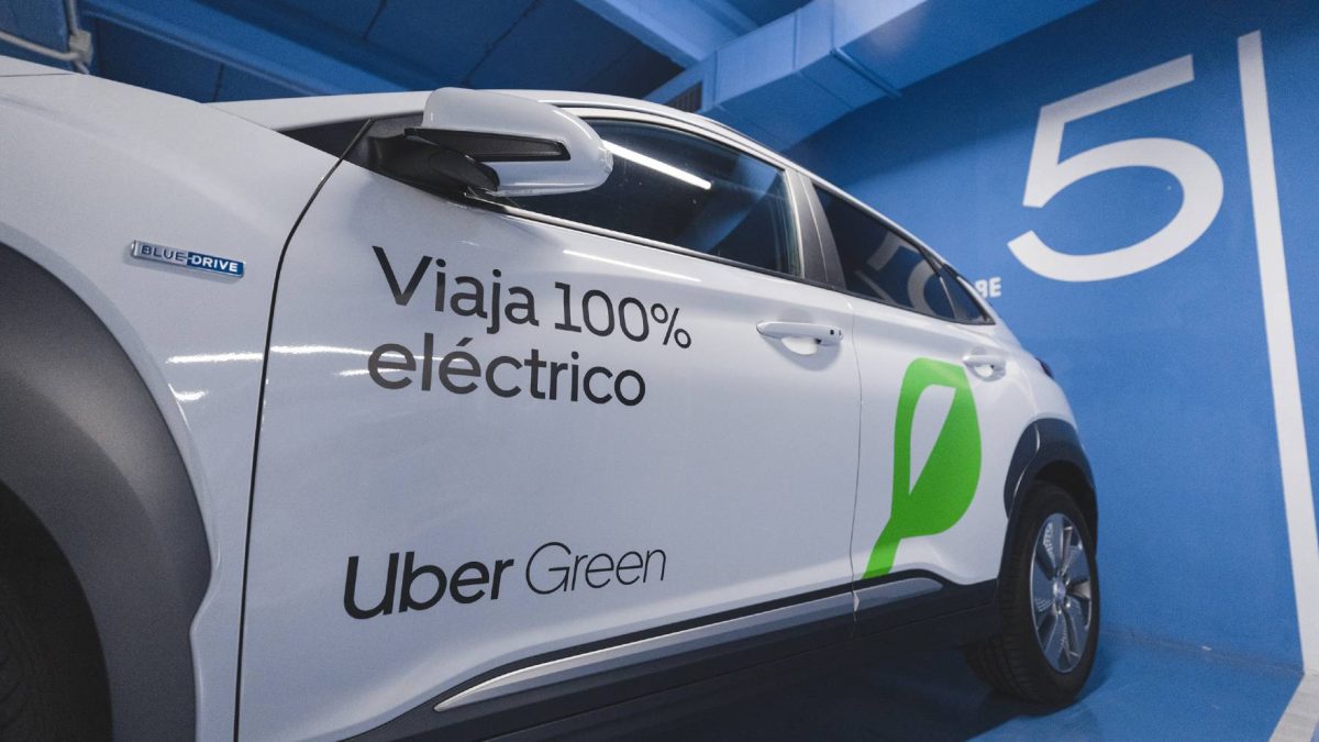 Uber solo utilizará coches eléctricos desde 2030