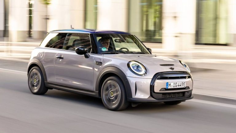Cuándo se fabricó el primer Mini y por qué nació la marca