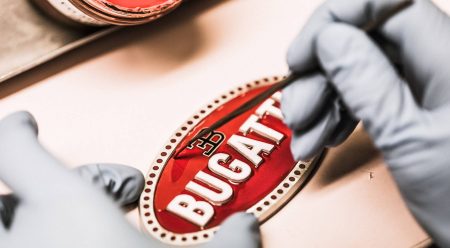 Quién era Bugatti y por qué su logo es tan especial