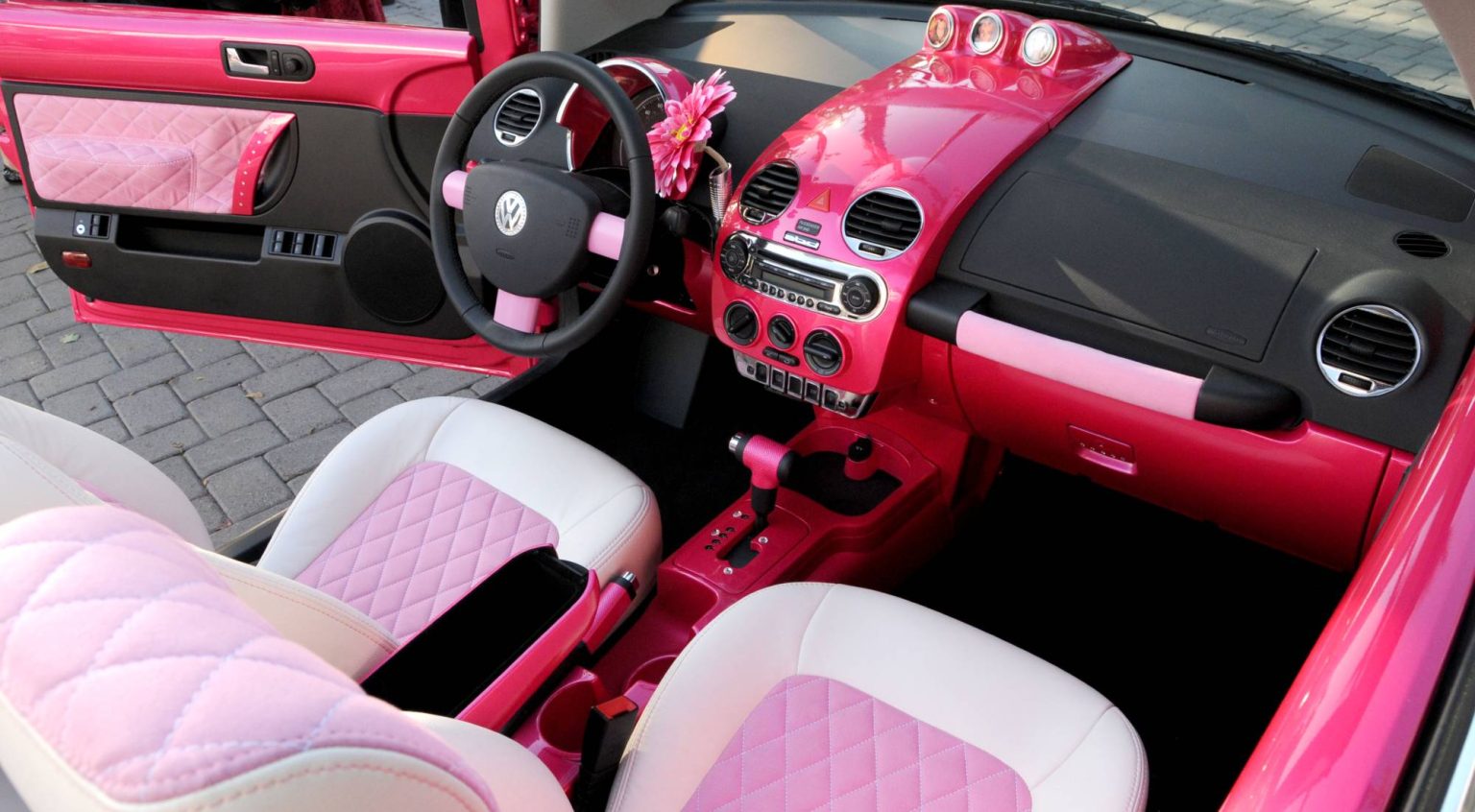 Los coches reales de la muñeca 'Barbie'