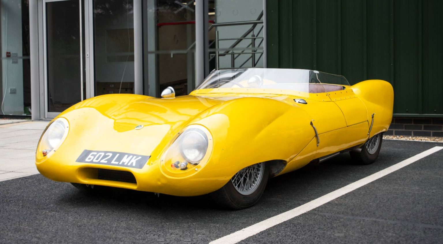 ¿Dónde se fabrican los Lotus y por qué la marca se llama así?