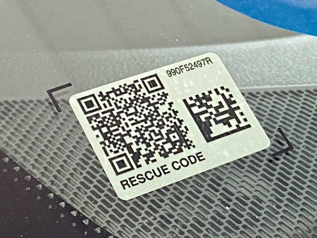 Qué significa el código QR que llevan los coches en el parabrisas