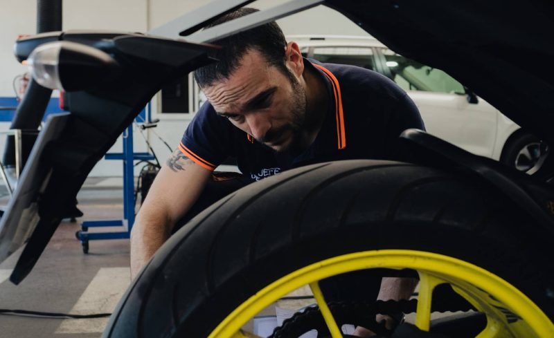 ¿Cuándo debe pasar una moto la primera inspección técnica?