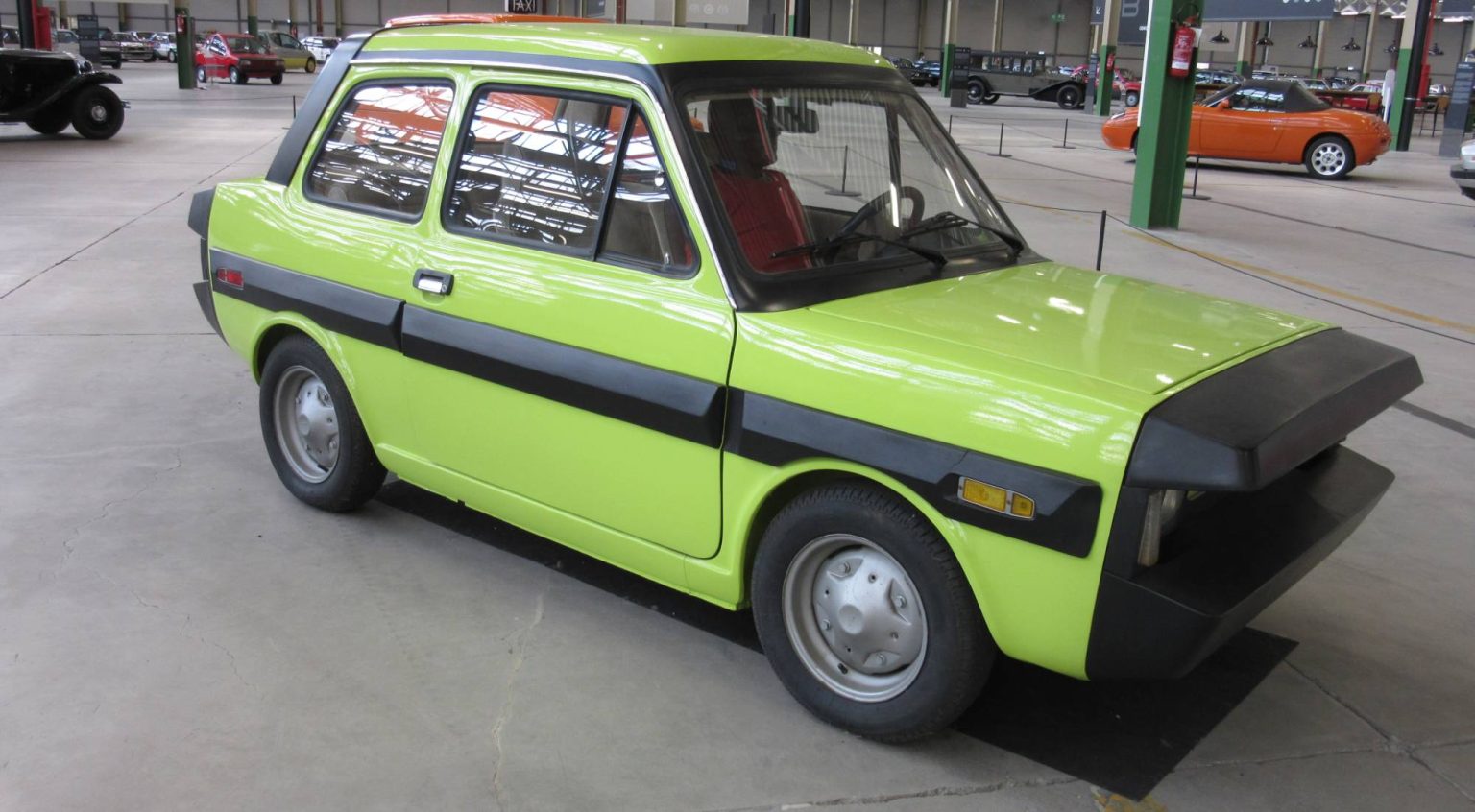 Los 12 coches más raros de la Nave 81