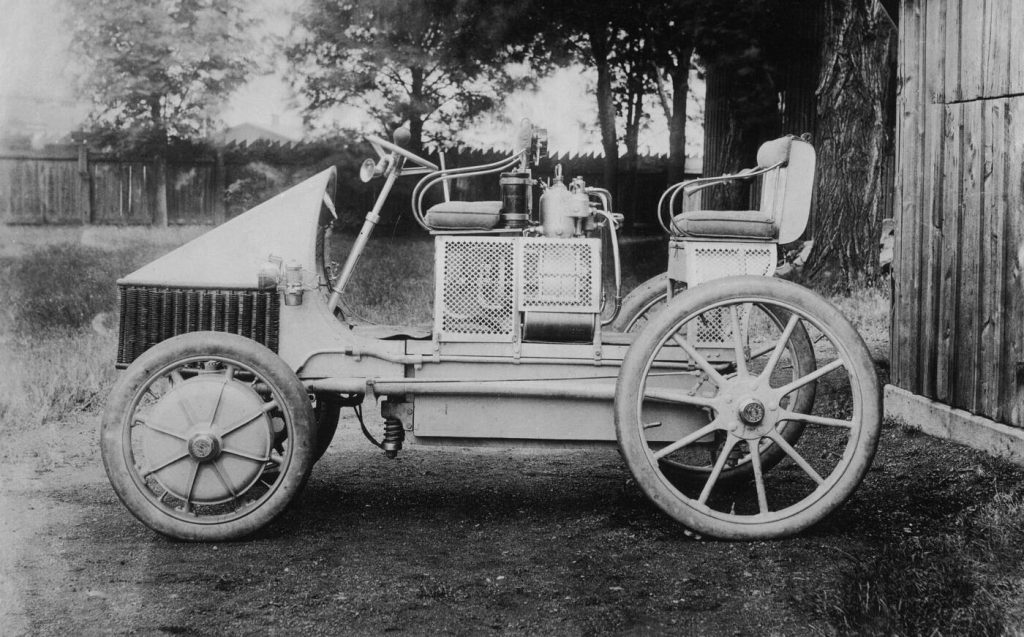 ¿Cuál fue el primer coche híbrido de la historia?