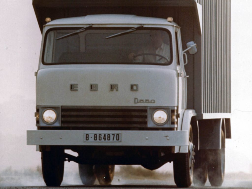 La historia de Ebro, la marca que fabricó el primer tractor español