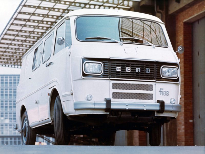 La historia de Ebro, la marca que fabricó el primer tractor español