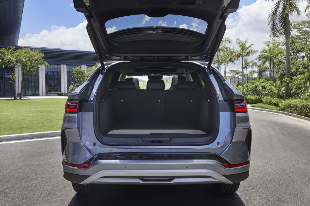 BYD aumenta su gama con el Seal-U