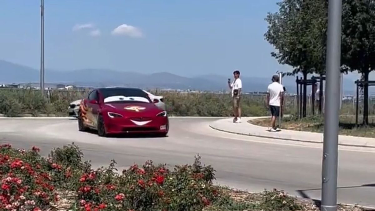 TheGrefg cumplió su promesa con su Tesla: así apareció en la Kings y ...