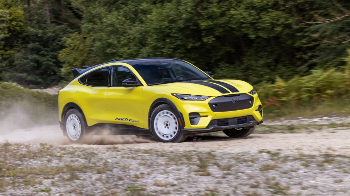 Ford convierte su SUV eléctrico en un coche de 'rallyes' para la calle