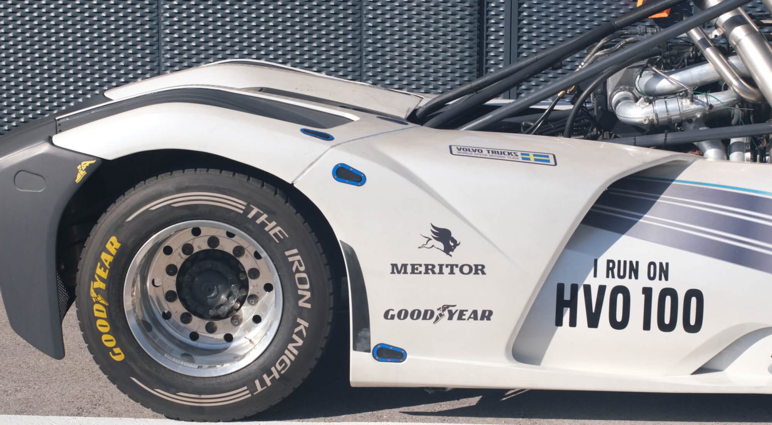 Así es viajar en el camión más rápido del mundo