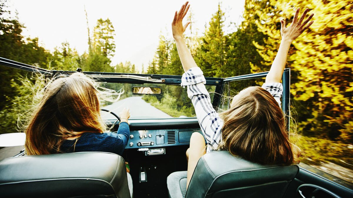 La acción del copiloto que más molesta al conductor: ¿hay algo más ...