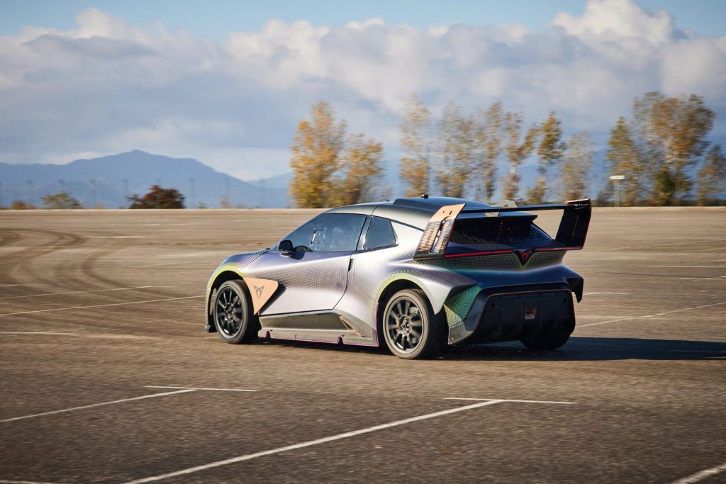 Cupra Exponential Experience: un circuito virtual para un coche real