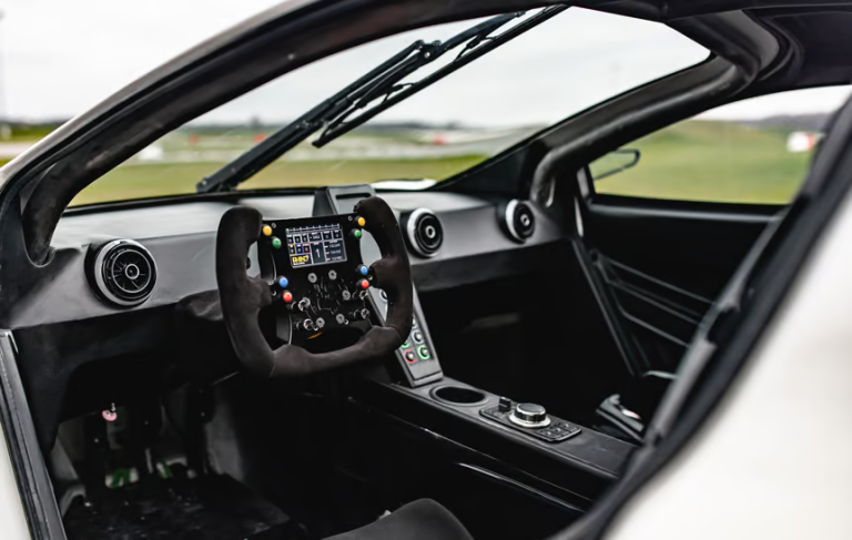 RR01: el deportivo que se monta en casa y no es una maqueta