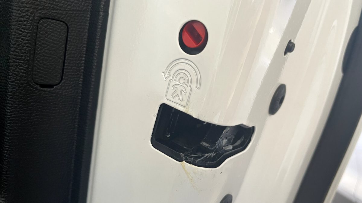 Un sistema de seguridad escondido en las puertas: el secreto que todos ...