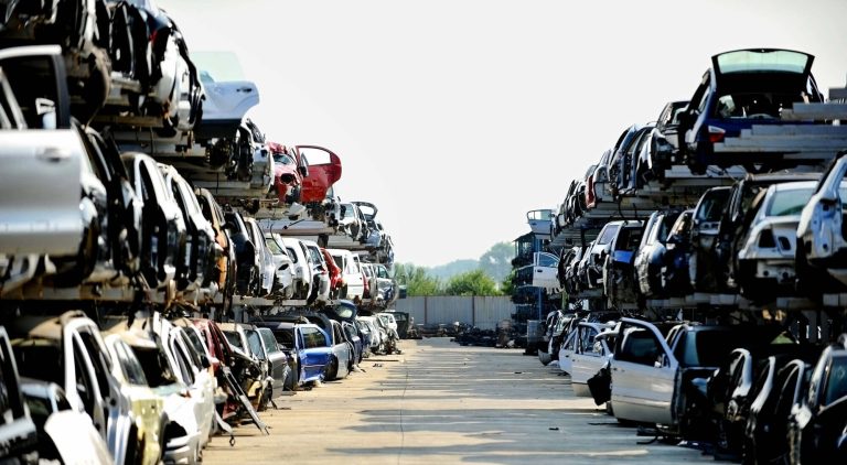 La guía para dar de baja un coche gratis: esta es la documentación ...