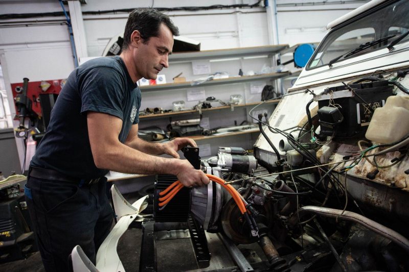 ¿Qué es y cómo se hace un ‘retrofit’ en un coche?