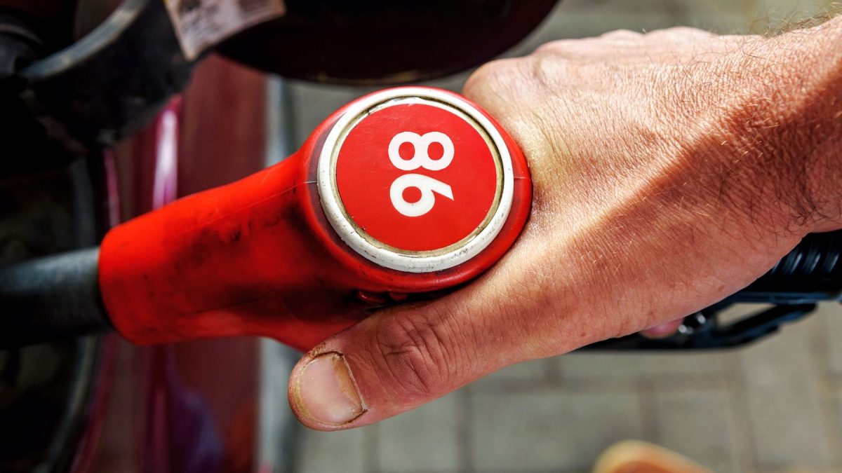 Mito o realidad: ¿es bueno echar gasolina 98 de vez en cuando?