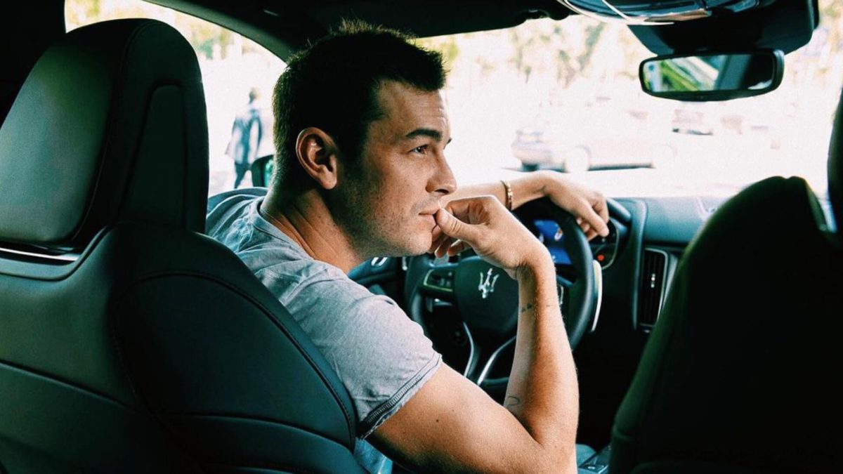 Mario Casas confiesa a Broncano cuál es su coche: “Va increíble”