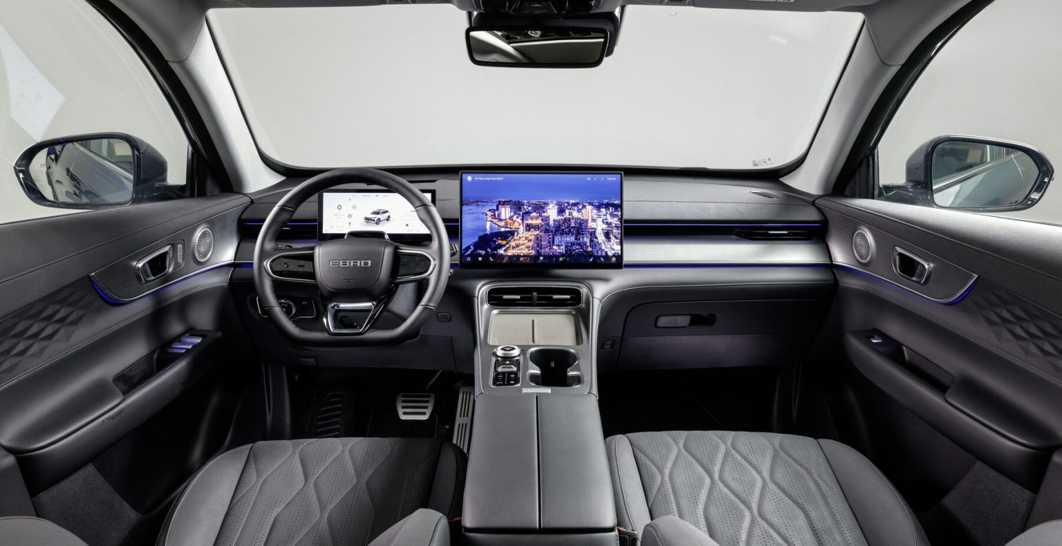 Ebro S800: el nuevo SUV español con siete plazas