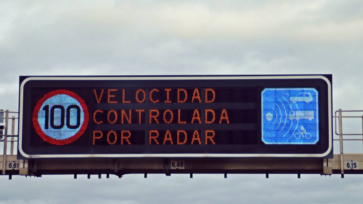 La DGT anuncia 17 nuevos radares, nueve fijos y ocho de tramo: el ...