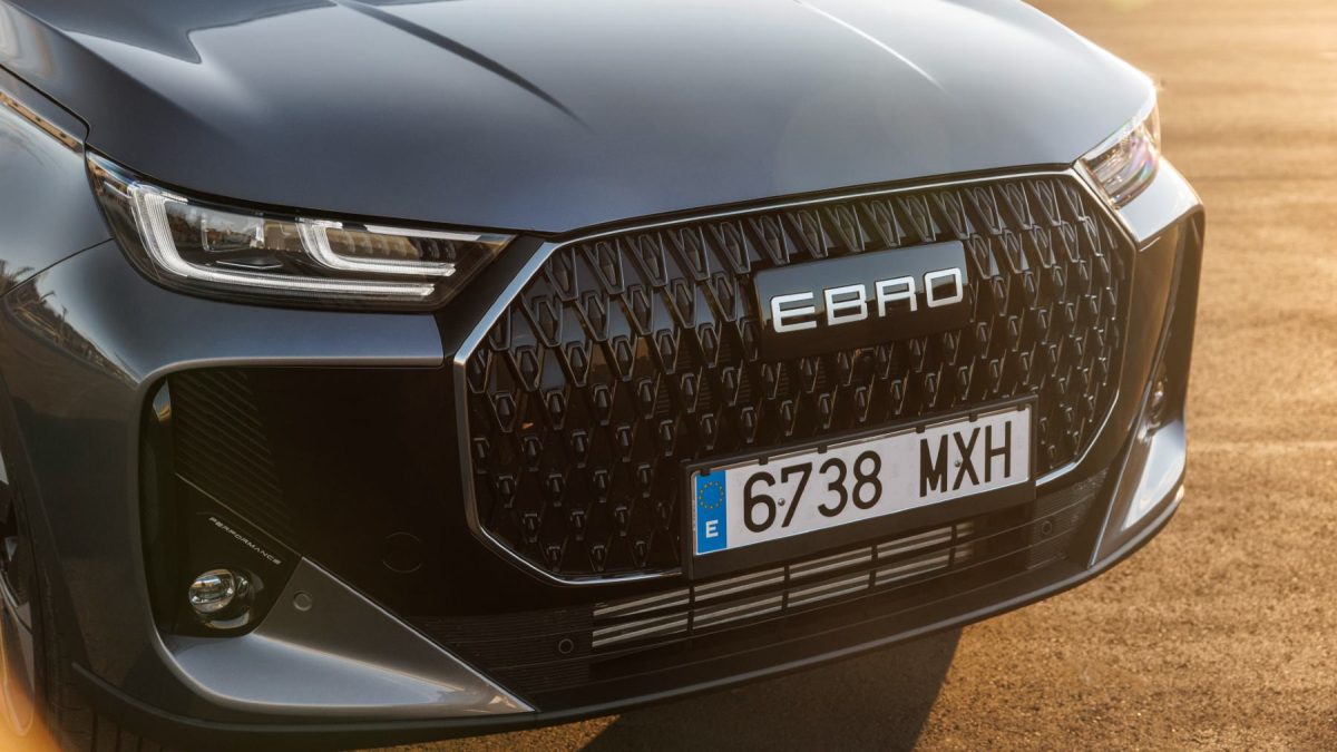 Más lejos que nunca: Ebro ya tiene listo el SUV híbrido enchufable que ...