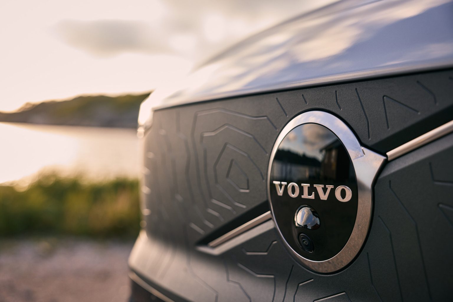 Con este nuevo Volvo eléctrico podrás salir del asfalto con más garantías