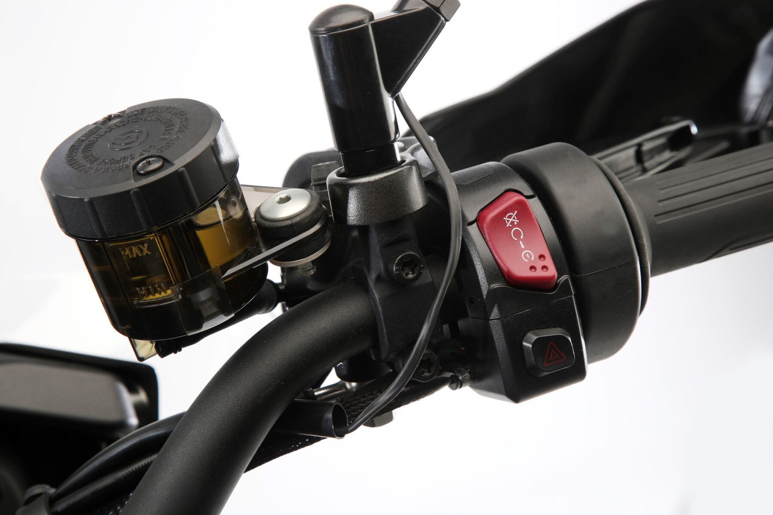 Probamos la QJ Motor SRT 900 S: potencia, equipamiento y un precio ...