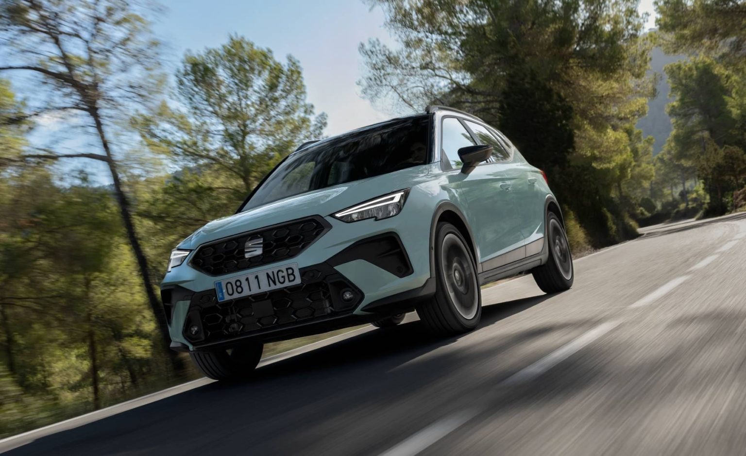 Peugeot 2008 contra Seat Arona: ¿qué SUV urbano elegir?