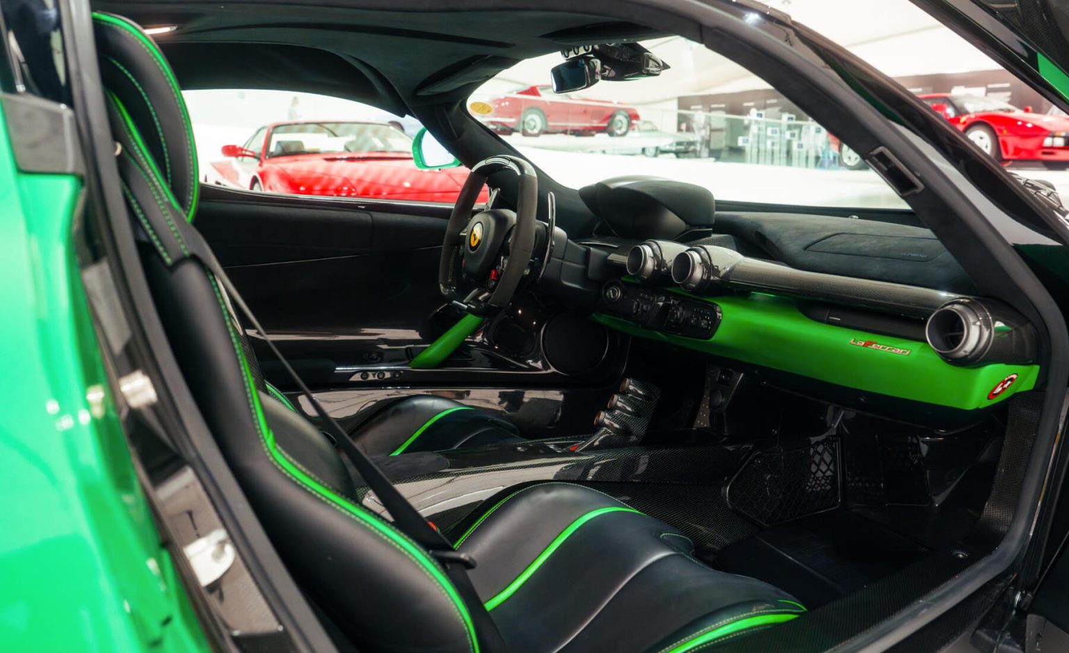 El único Ferrari LaFerrari verde que existe vuelve a estar a la venta ...