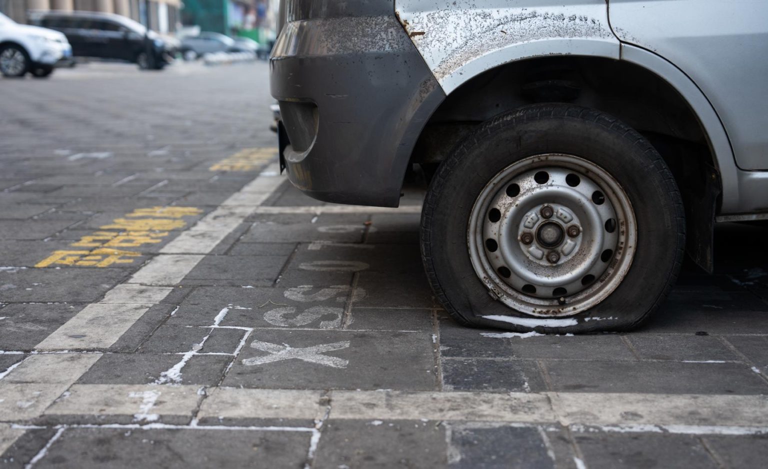 Un coche olvidado en plena calle destapa una pregunta que muchos ...